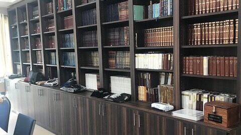 individualised book shelf design